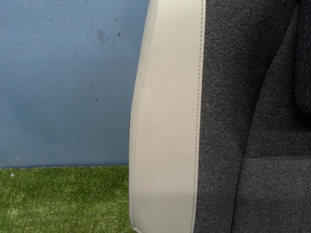 Yahoo!オークション - フィット 6AA-GR3 Rシート E HEVホーム メゾン Y...