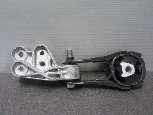 Yahoo!オークション - 5kurudepa R2年 プリウス 6AA-ZVW51 フロントメ...