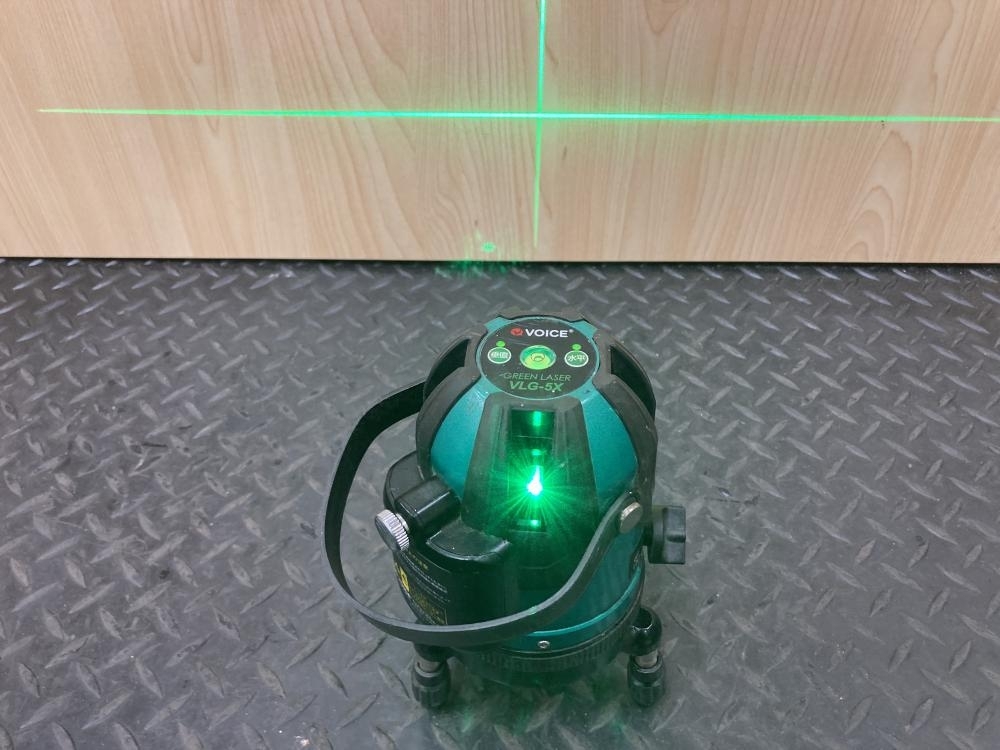 Yahoo!オークション - 017 ジャンク品 VOICE レーザー墨出し器 VLG-5X ...