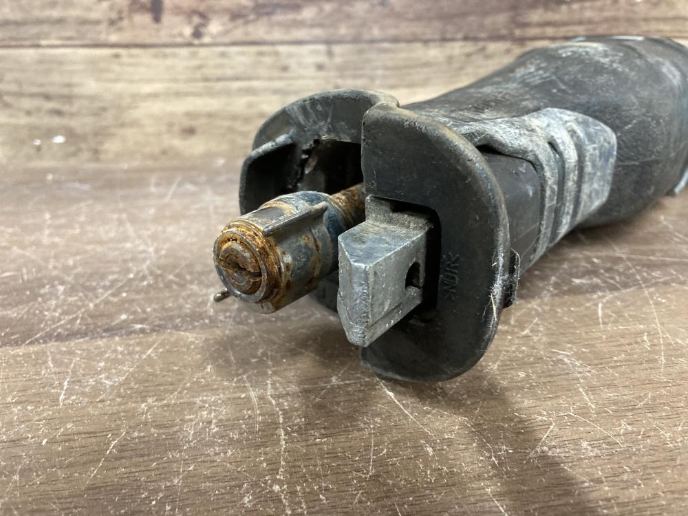 Yahoo!オークション - 011 ジャンク品 makita マキタ 充電式レシプロソ...