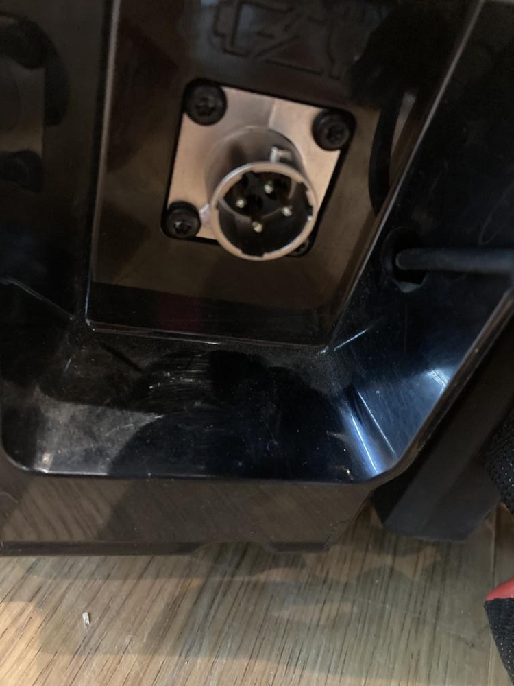 Yahoo!オークション - 025 おすすめ品 マキタ makita ポータブル電源ユ...