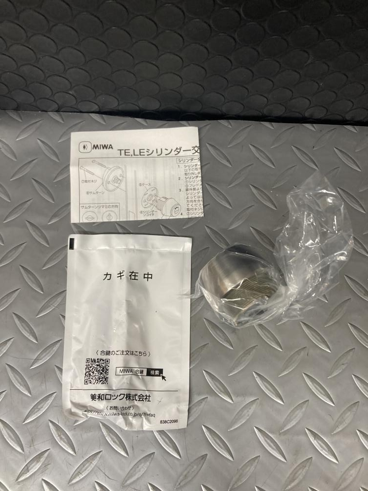Yahoo!オークション - 019 未使用品・即決価格 MIWALOCK 取替シリンダ ...