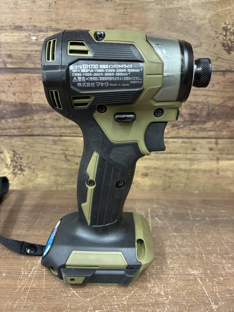 Yahoo!オークション - 011 未使用品・即決価格 マキタ makita 18V充電...