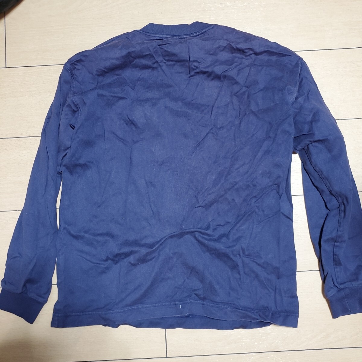 Yahoo!オークション - UNIQLO ネイビー 長袖カットソー M 長袖Tシャツ ...