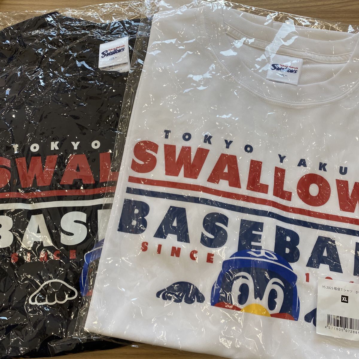 【樂淘letao】日本代購代標第一品牌－【未使用保管品】 東京ヤクルトスワローズ 2025 販促Tシャツ つば九郎 Tシャツ ホワイト ネイビー 非売品 XL 2着セット まとめ