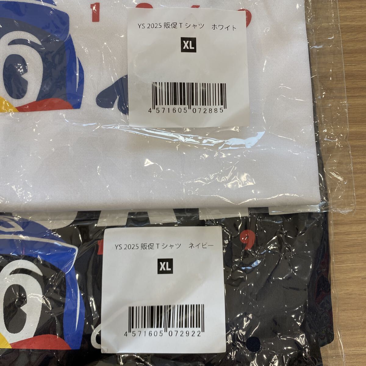 【樂淘letao】日本代購代標第一品牌－【未使用保管品】 東京ヤクルトスワローズ 2025 販促Tシャツ つば九郎 Tシャツ ホワイト ネイビー 非売品 XL 2着セット まとめ