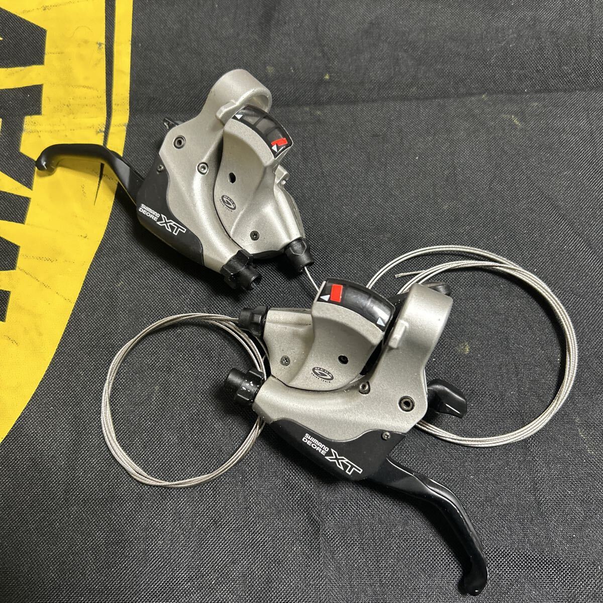 Yahoo!オークション - SHIMANO deore XT ST-M750 3x9 デュアルコントロ...