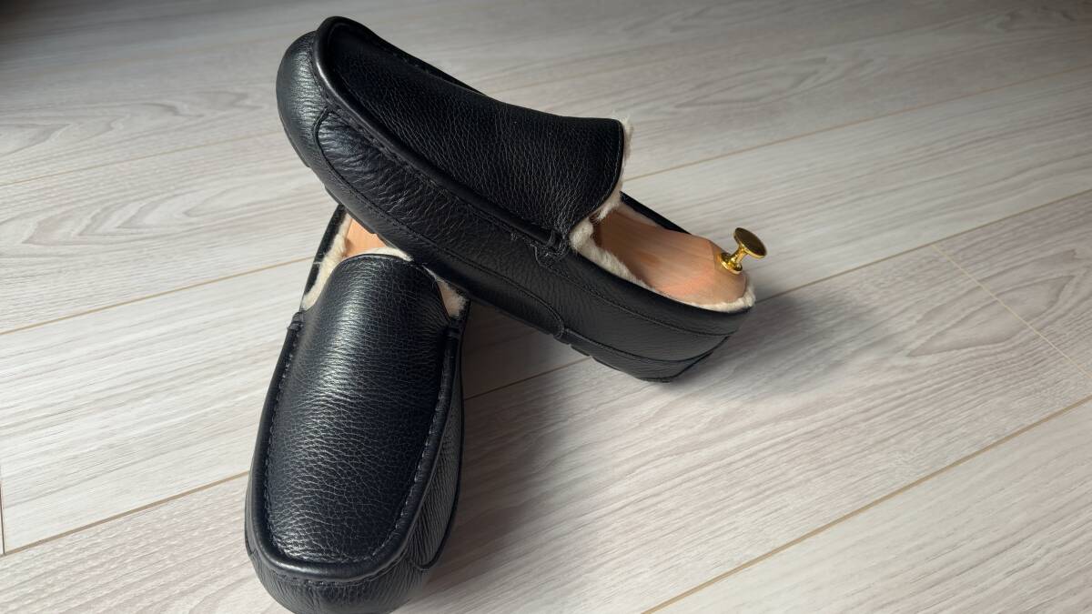 Yahoo!オークション - UGG アグ ブラックレザー ローファー メンズ サ...