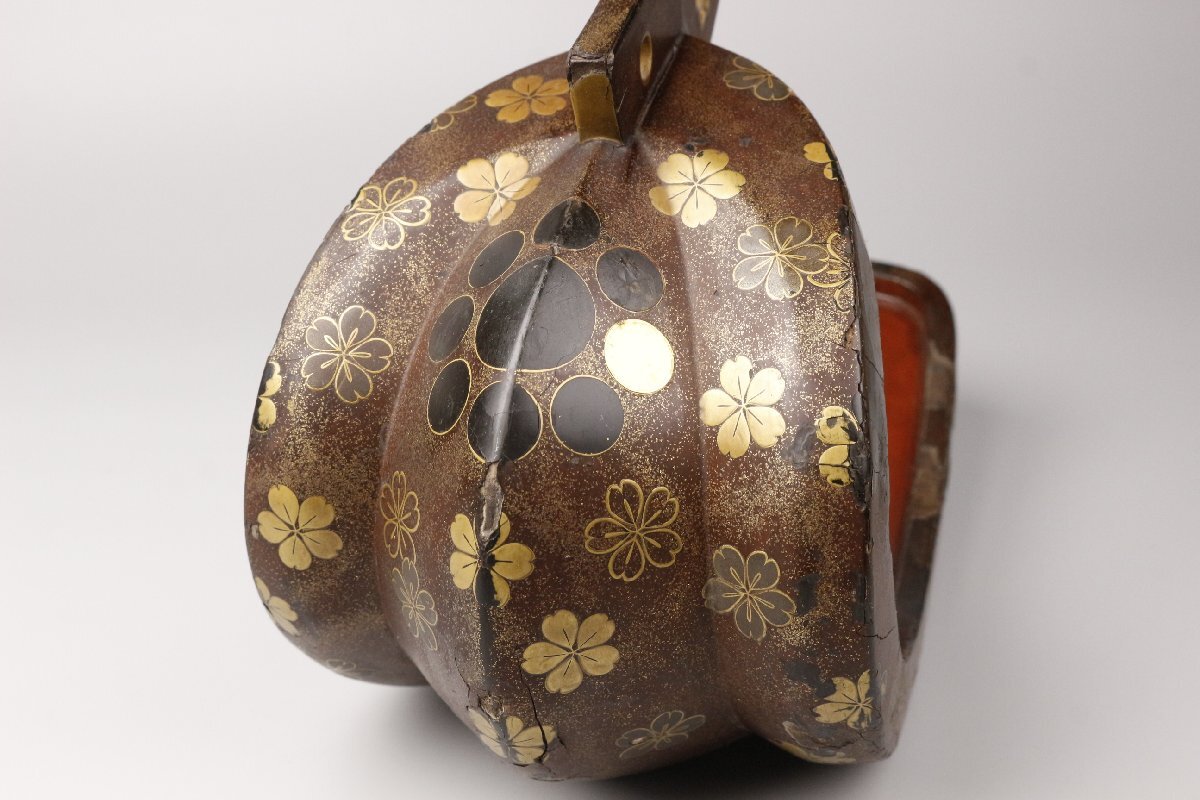 【樂淘letao】日本代購代標第一品牌－【LIG】細川家伝来品 九曜紋 梨地 桜蒔絵鐙 古式馬具 時代武具 2511163
