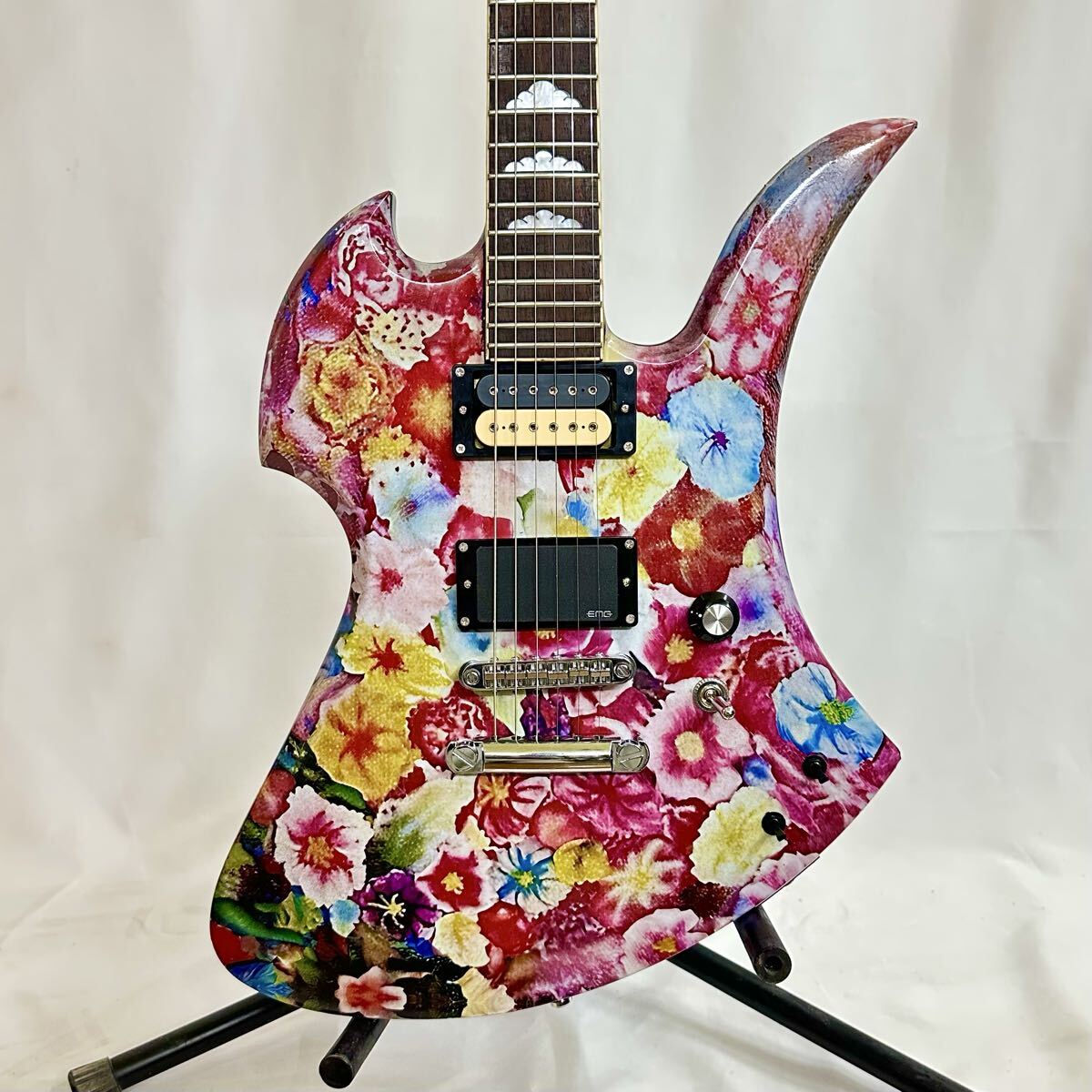 Yahoo!オークション - Fernandes/hideモデル/MG-80X/花柄/ドンズバサイ...