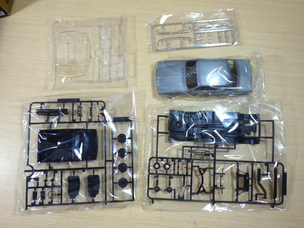 Yahoo!オークション - 259 未組立 フジミ 1/24 KPGC-10 GT-R スカイラ...