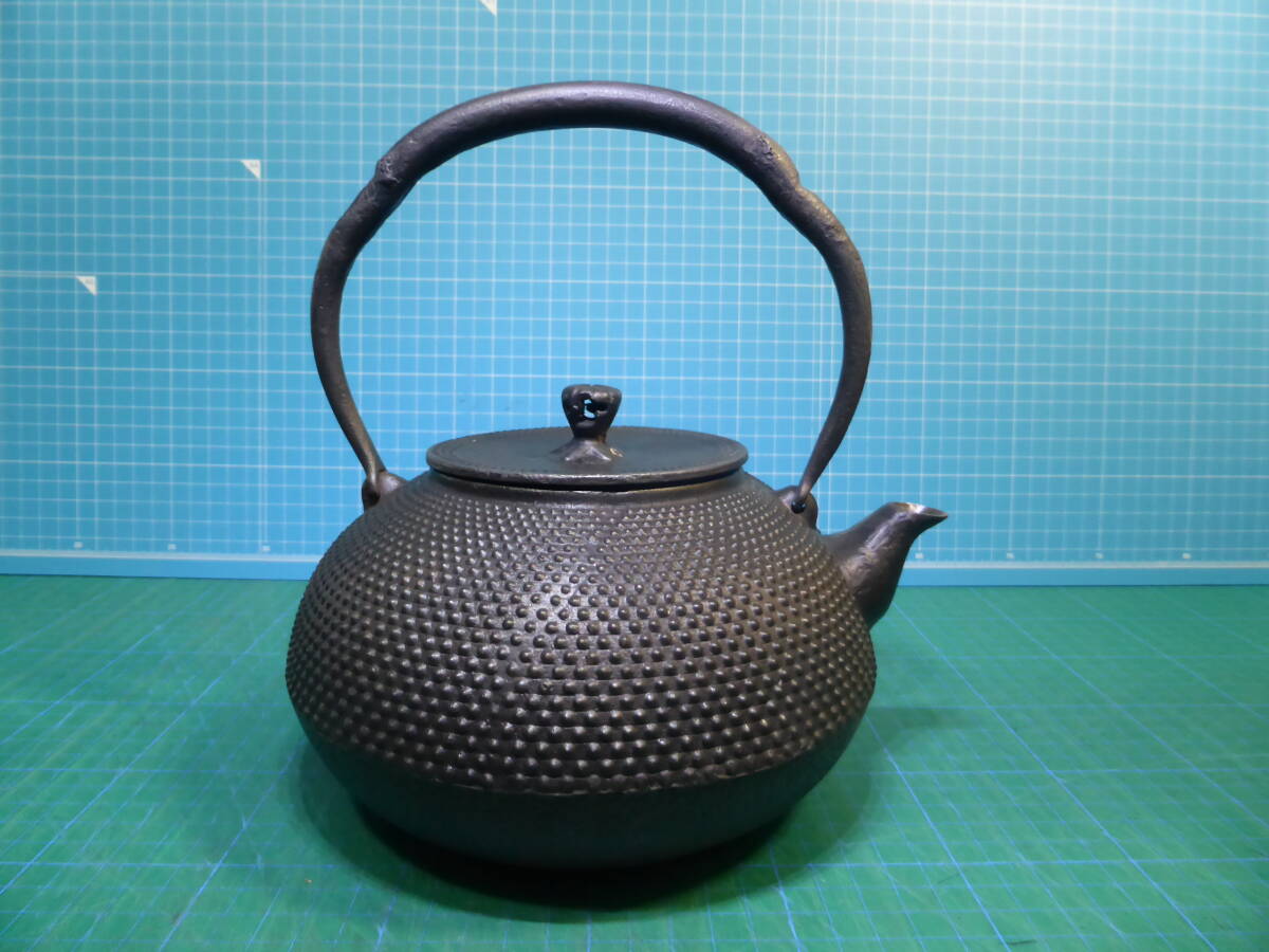 Yahoo!オークション - 622「金澤 鶴斎」南部鉄瓶 満水1700mL 重さ1780...