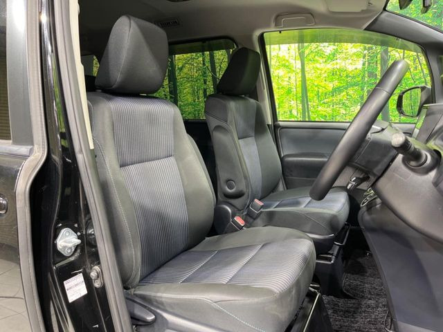 Yahoo!オークション - 【諸費用コミ】 平成27年 ヴォクシー 2.0 ZS