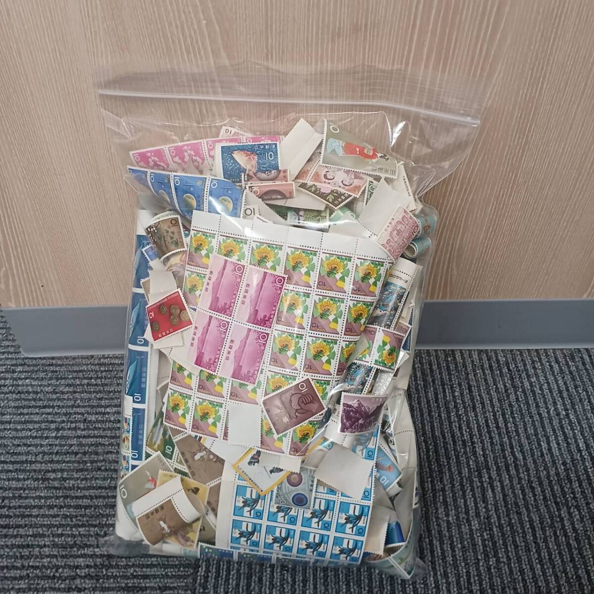 Yahoo!オークション - 10円 未使用 バラ切手 まとめ 800枚以上 消印無...