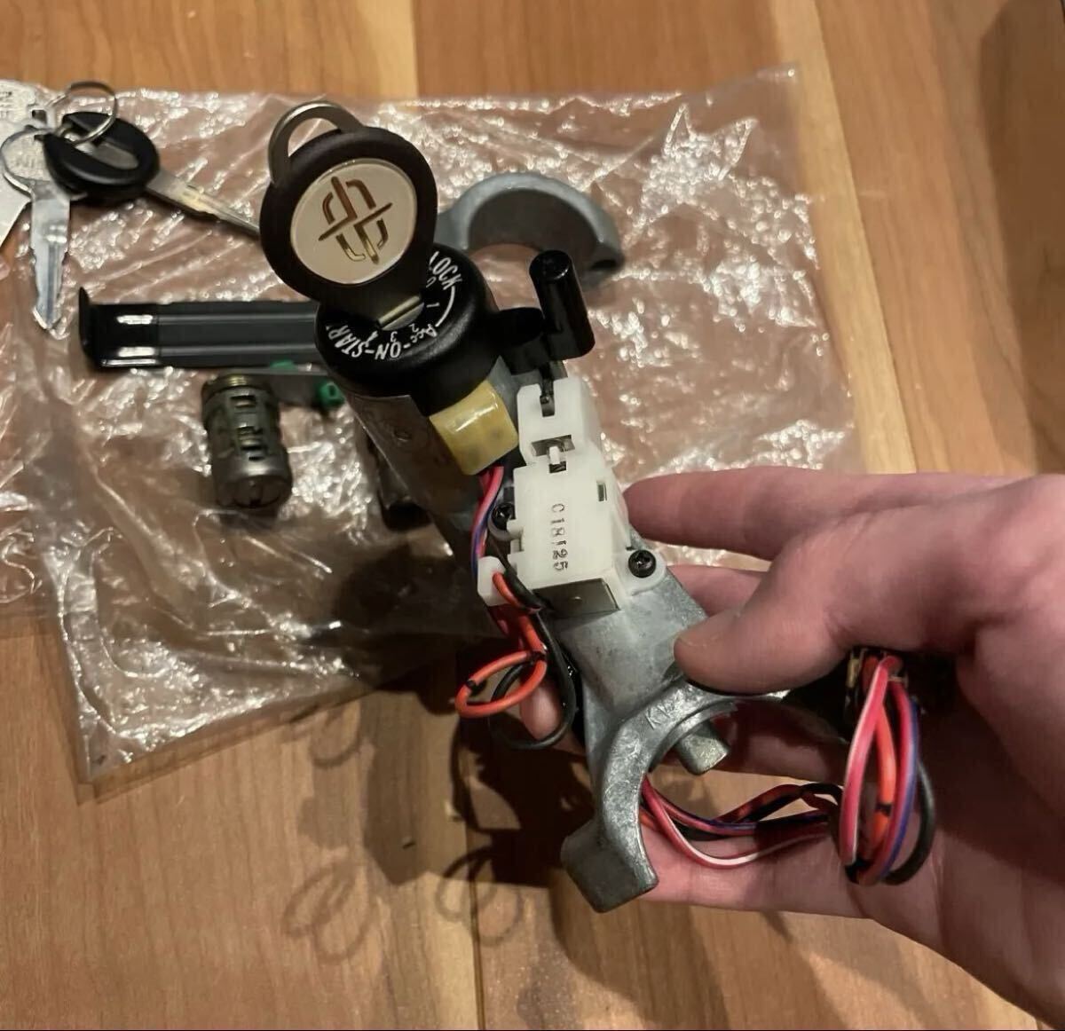 超 日産 y32 セドリック グロリア 日産純正 キーシリンダー一式 シーマ y30 y31 y33 y34(電装品)｜売買されたオークション情報、yahooの商品情報をアーカイブ公開 ...