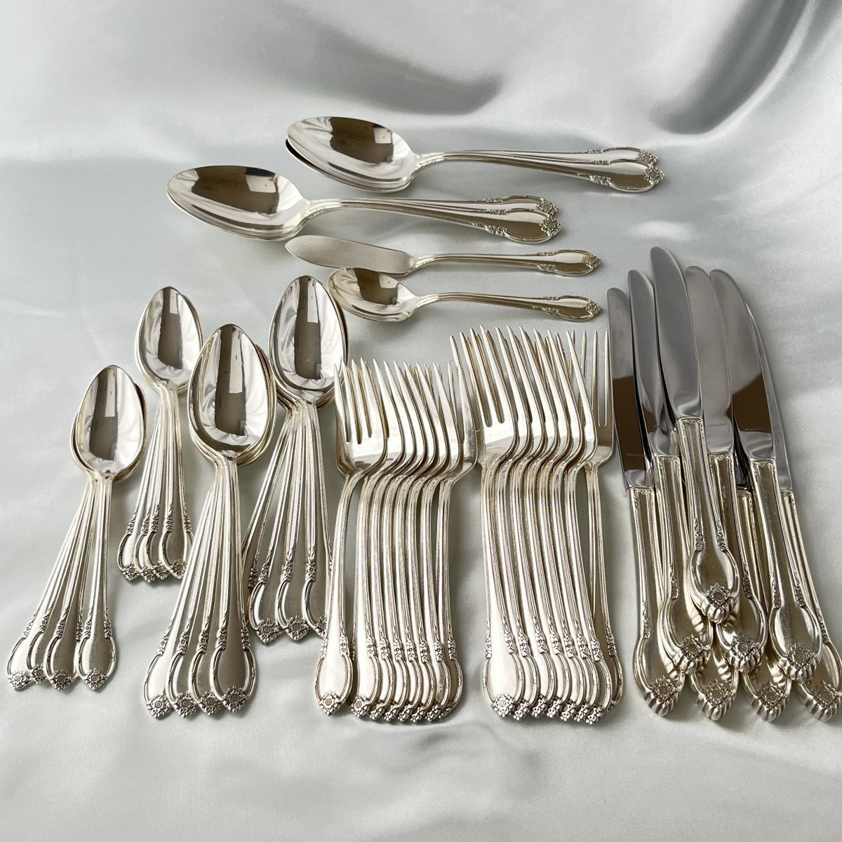 Yahoo!オークション - 【Rogers Bros】REMEMBRANCE ディナーセット 8名...