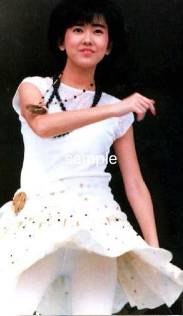 Yahoo!オークション - 松本伊代 アイドル 歌手 パンチラ 光沢写真 A4サ...