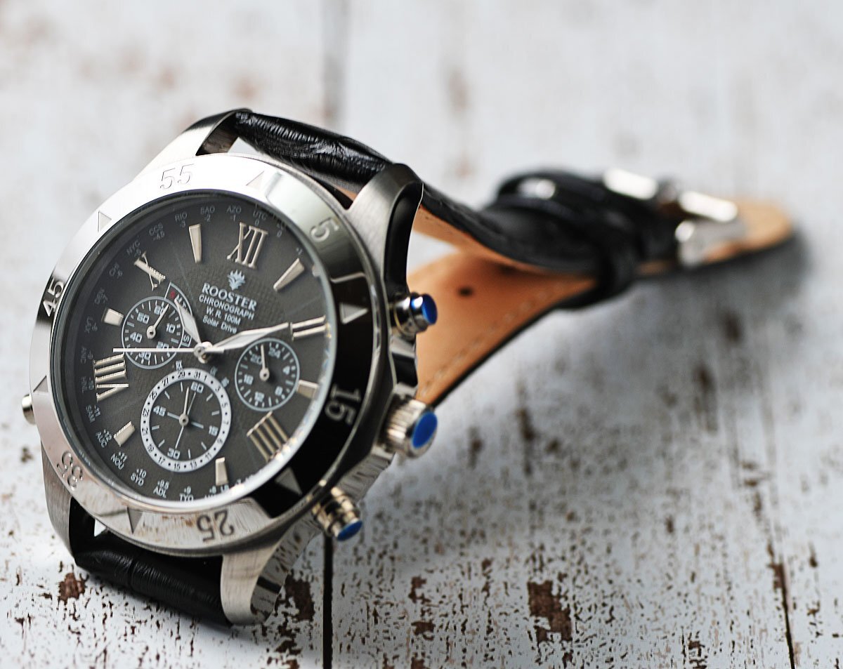 Yahoo!オークション - 電波ソーラー100m防水クロノグラフ 入手不可能 ...