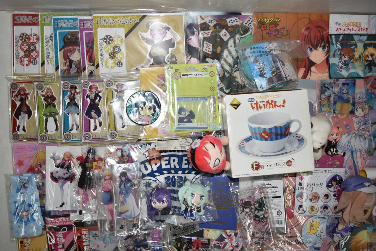 Yahoo!オークション - 32Mdd 萌えグッズセット まとめて箱詰め ウマ娘 ...