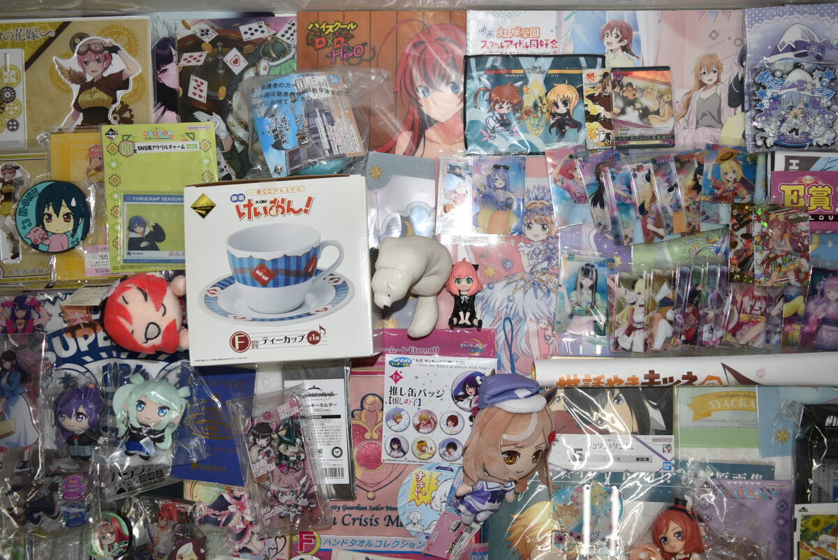 Yahoo!オークション - 32Mdd 萌えグッズセット まとめて箱詰め ウマ娘 ...