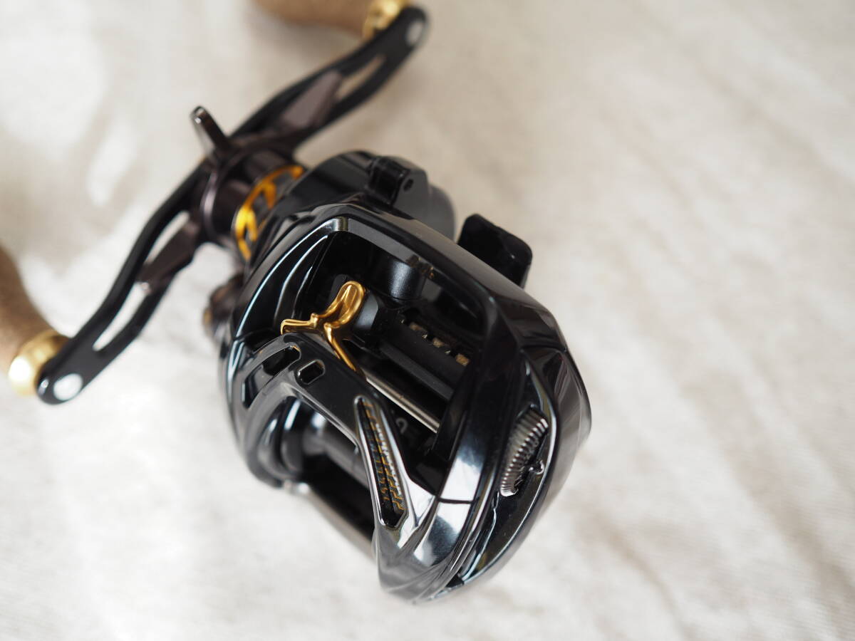 【樂淘letao】日本代購代標第一品牌－♪♪超美品 ダイワ モアザン PE1000-TW 8.6L 左 日本製♪♪