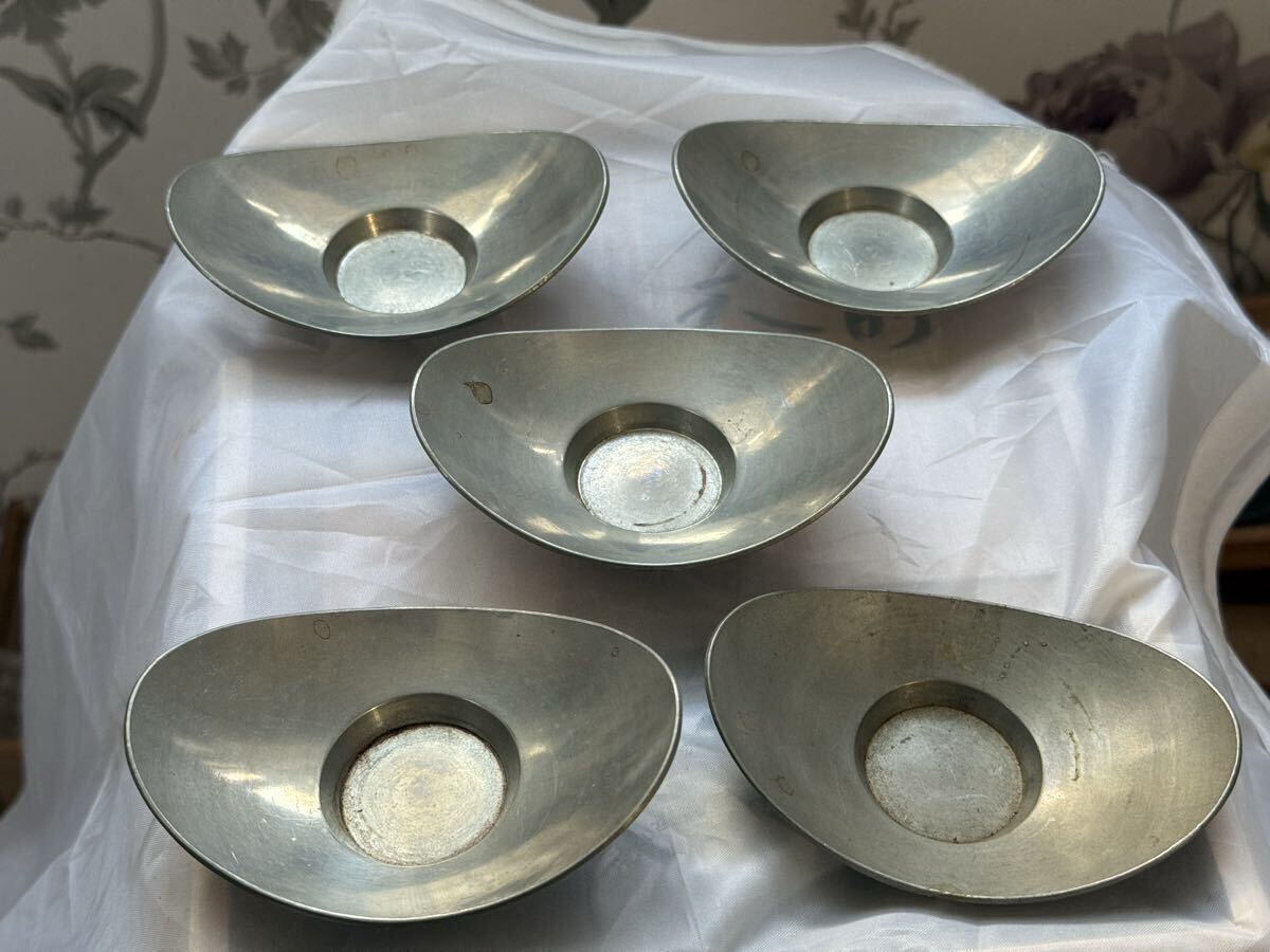 【樂淘letao】日本代購代標第一品牌－茶托 四世 『秦蔵六』純錫 5客 在銘 煎茶道具 錫製 コレクター 蔵出し 古美術 煎茶道具 錫製 古錫 五客 金属工芸 茶器 茶道具 骨董 古美術