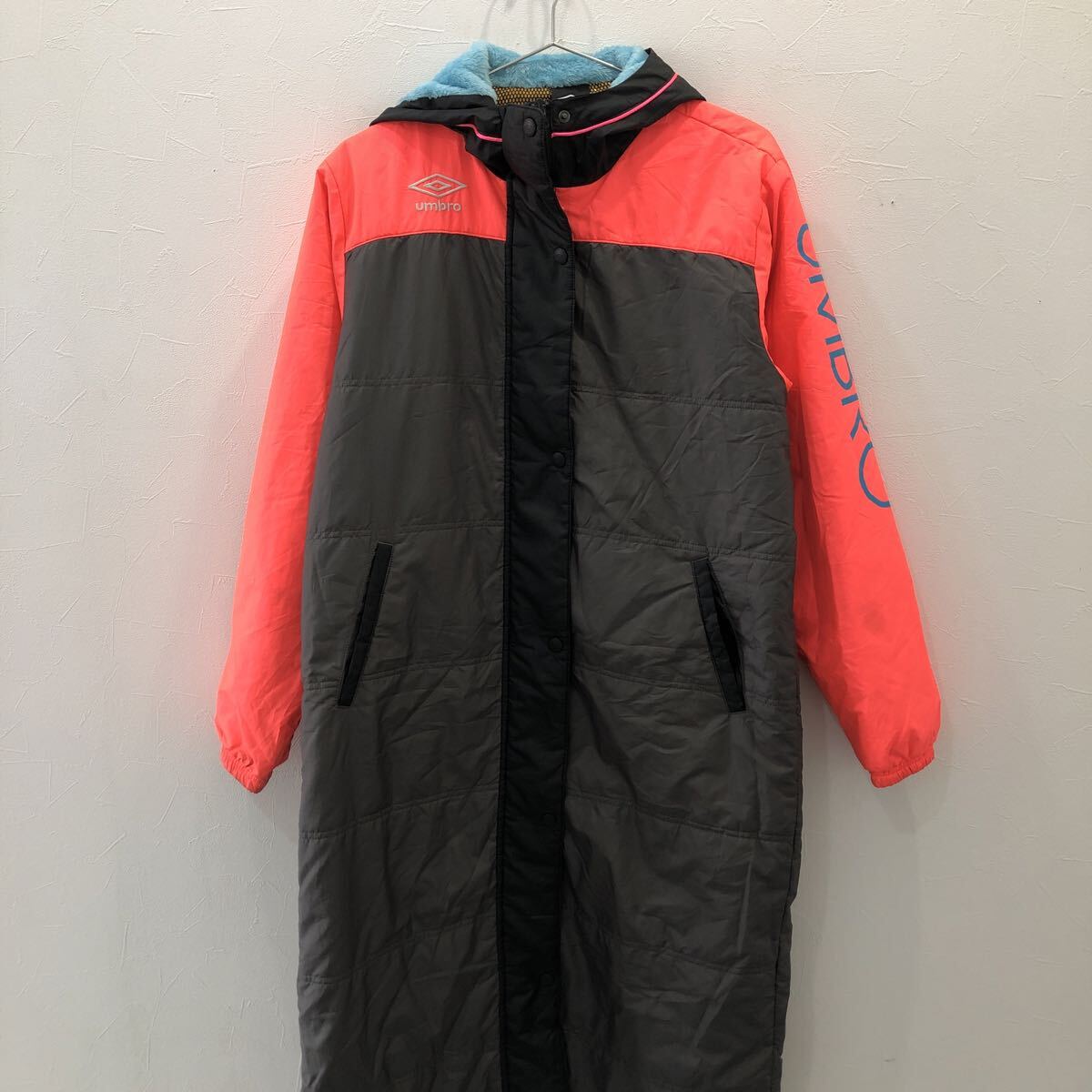 Yahoo!オークション - B394 アンブロ ベンチコート ブラック 蛍光オレ...