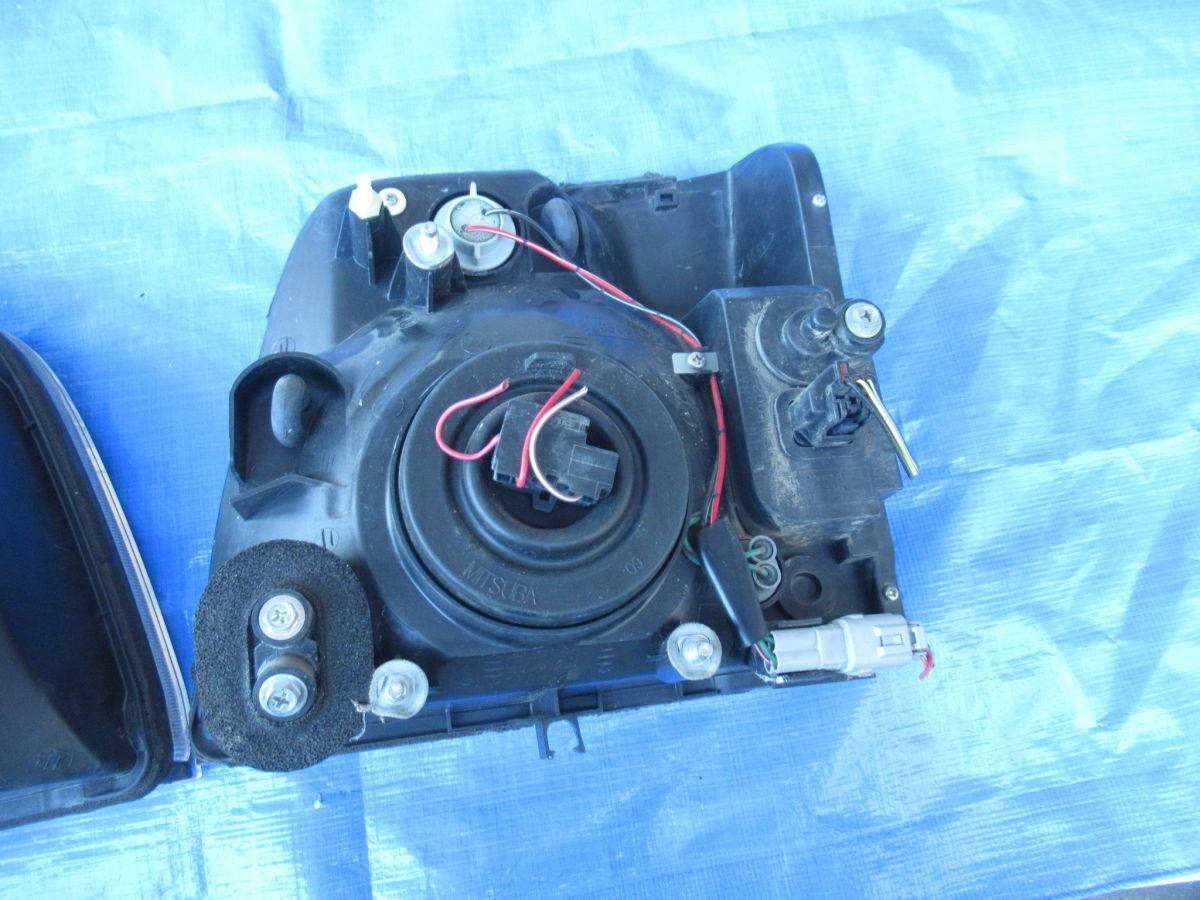 Yahoo!オークション - 11-3-2 サンバー TV1 TV2 ヘッドライト 左右 VC0...