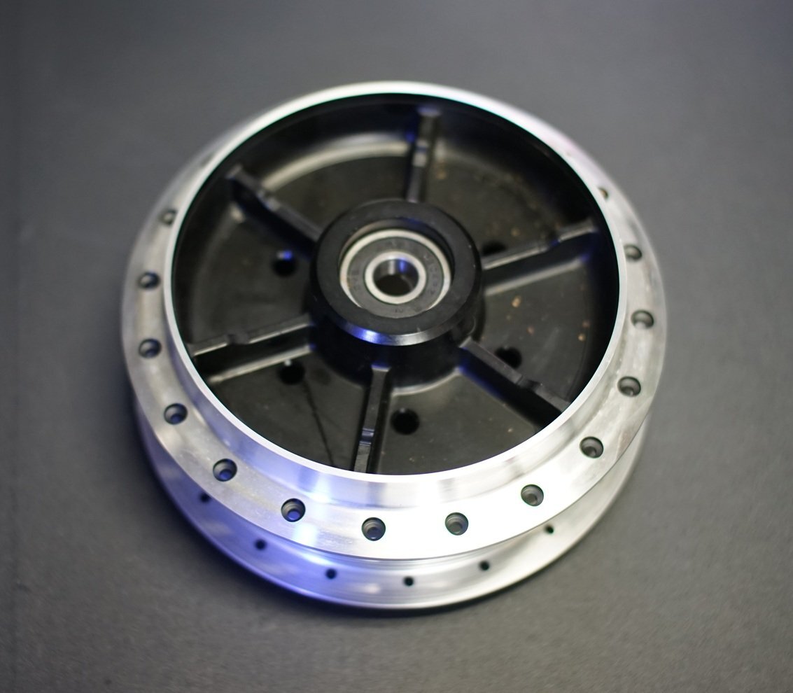 Yahoo!オークション - カワサキZ1/Z2/H2 リアホイールハブ 40穴 ドラム...