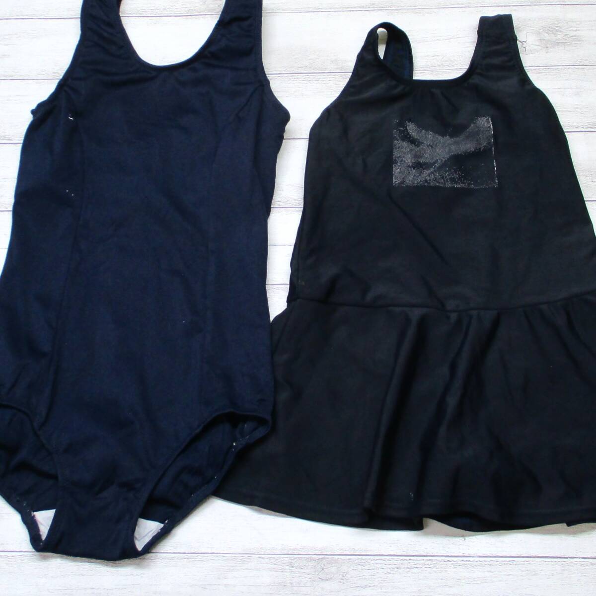 Yahoo!オークション - C6637 まとめて2着 130サイズ 競泳水着 女子 ジ...