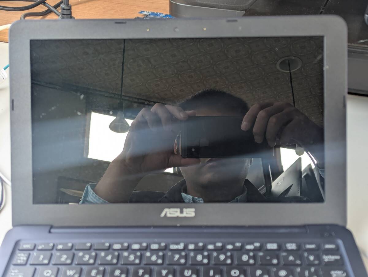 Yahoo!オークション - ASUS E202S ノートパソコン 通電のみ確認 本体の...