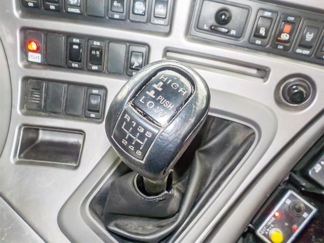 Yahoo!オークション - H27 UDトラックス クオン ダンプ 新明和 車検付...