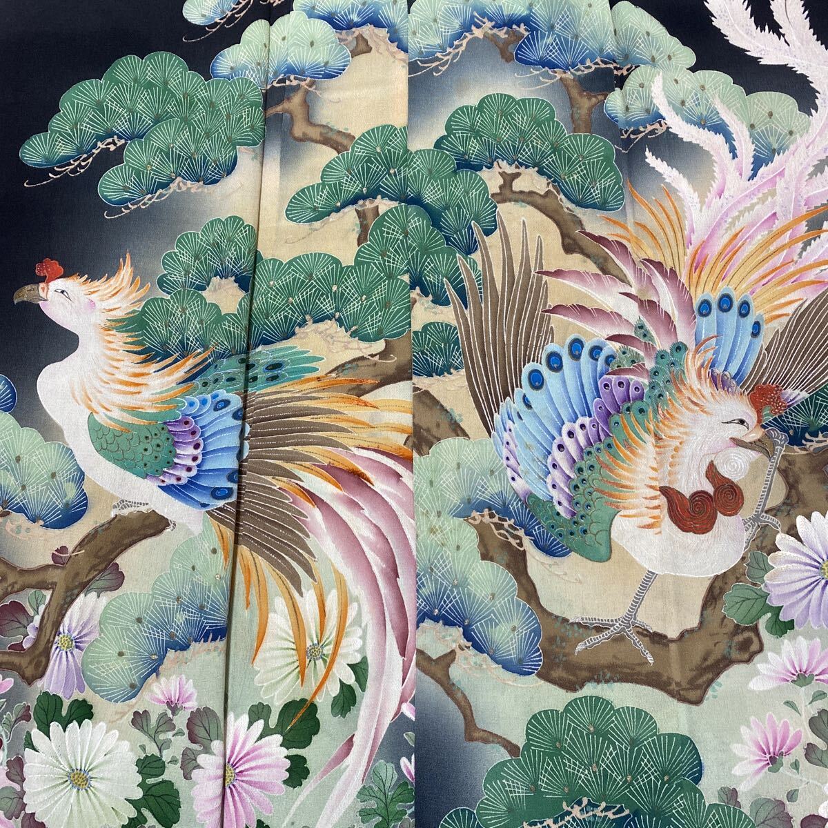 Yahoo!オークション - アンティーク 着物 黒留袖 金彩 刺繍 鳥 菊 松 ...