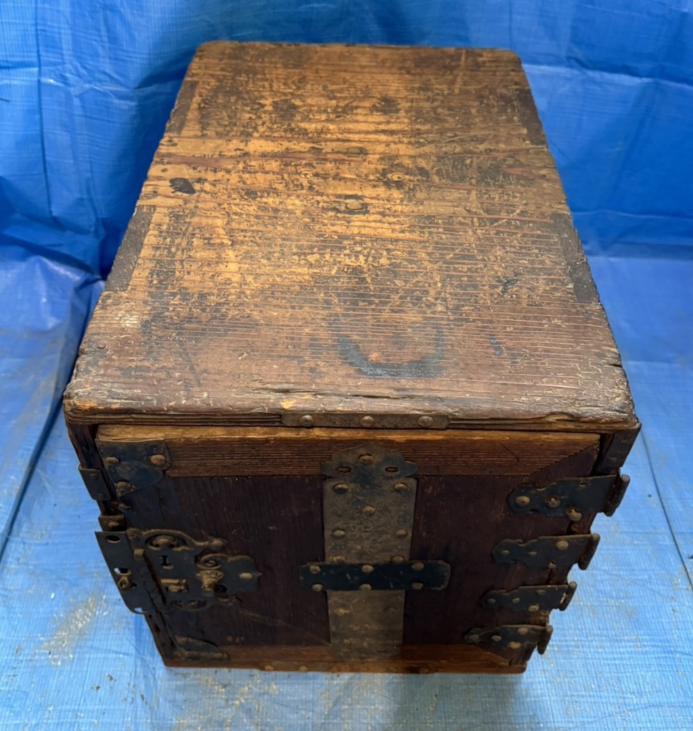 Yahoo!オークション - 時代物 船箪笥 舟箪笥 船金庫 時代箪笥 古民具 ...