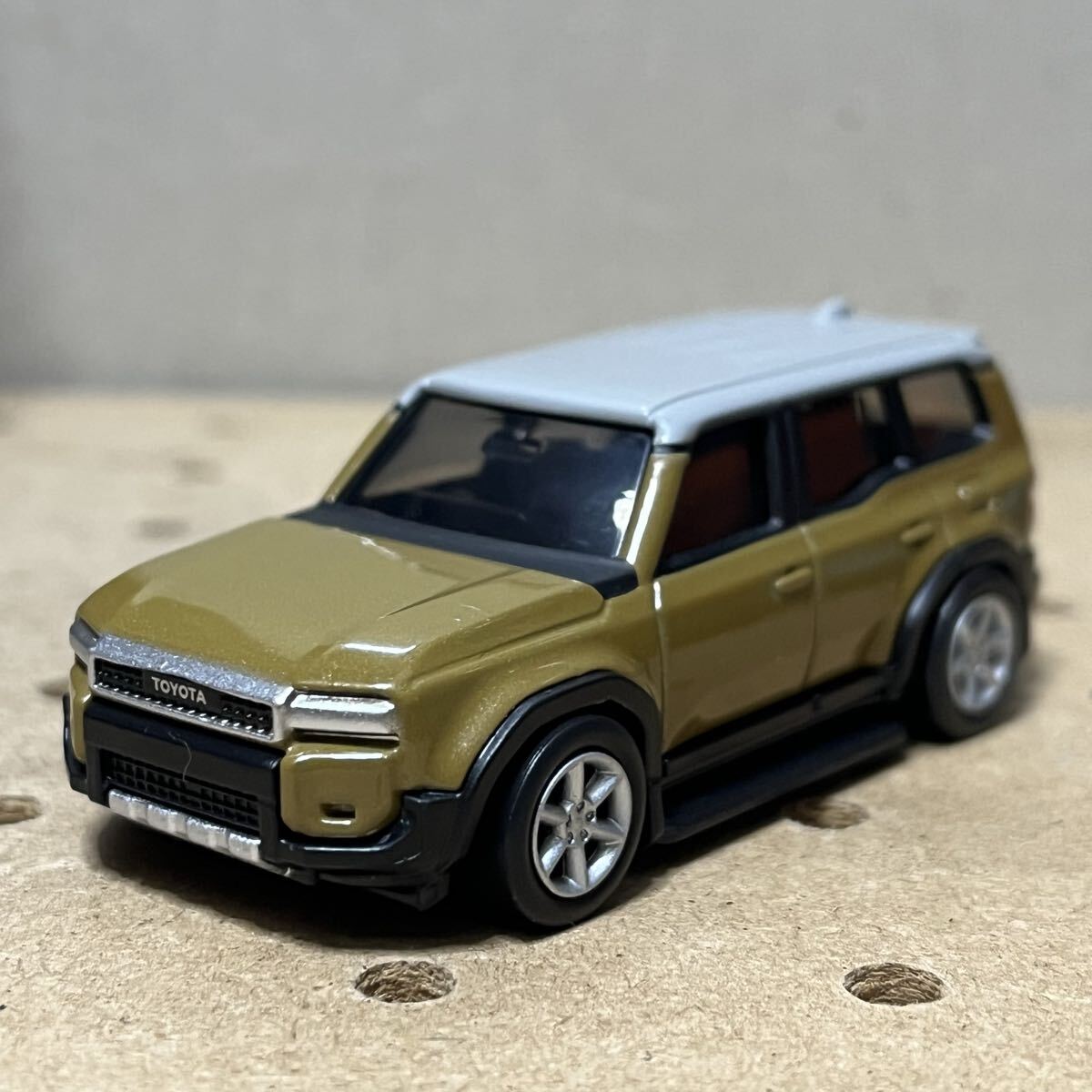 Yahoo!オークション - トミカ トヨタランドクルーザー250 ローダウン仕...