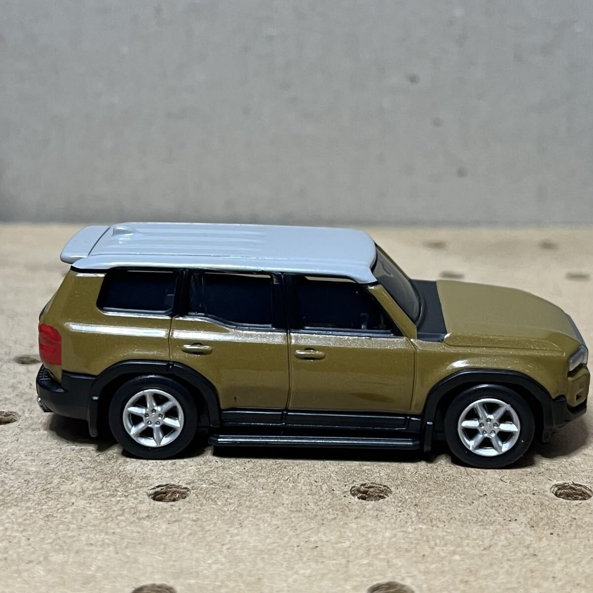 Yahoo!オークション - トミカ トヨタランドクルーザー250 ローダウン仕...