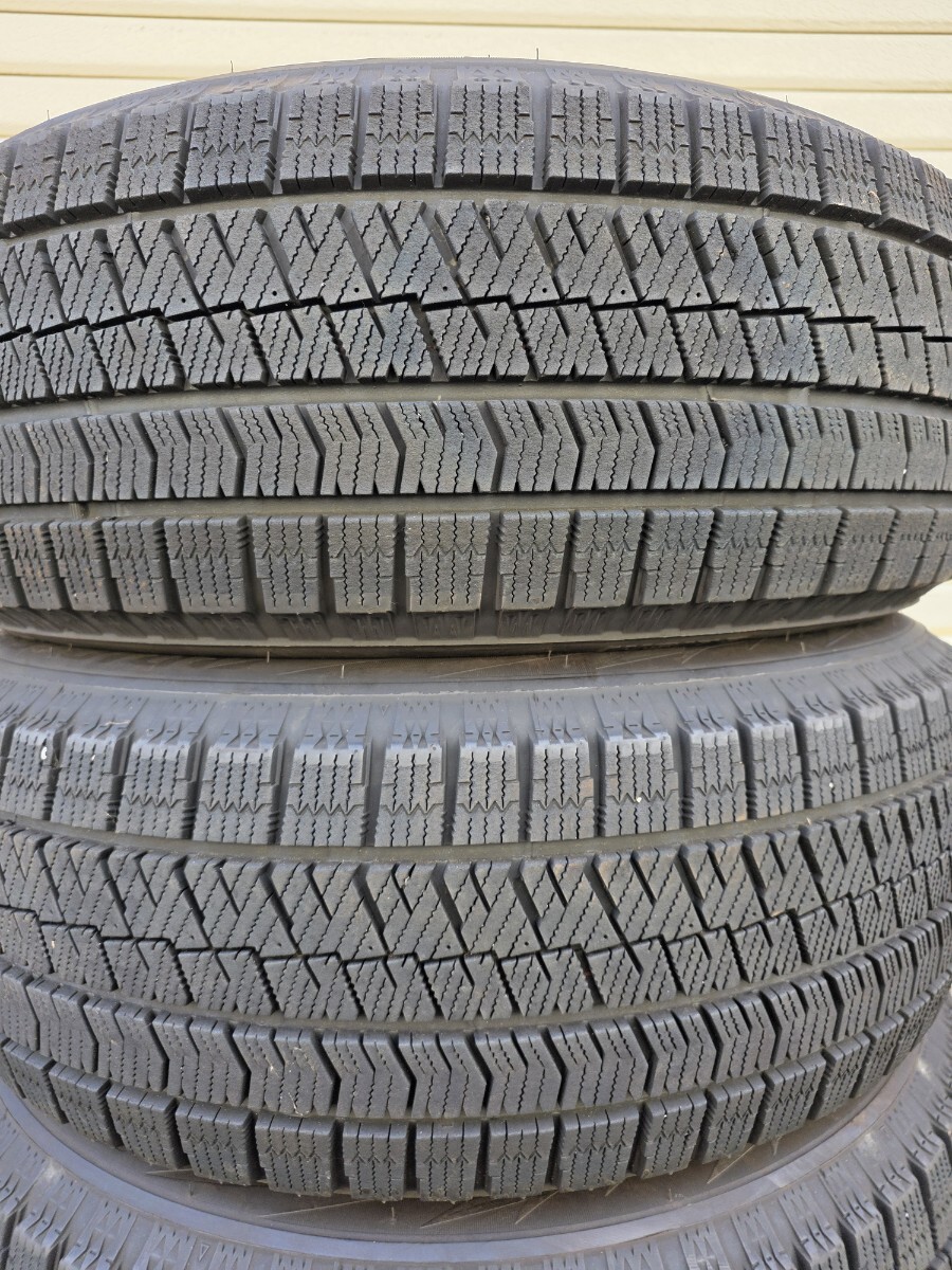 Yahoo!オークション - 215/60R16 4本セット バリ溝 ブリザック 21年製...
