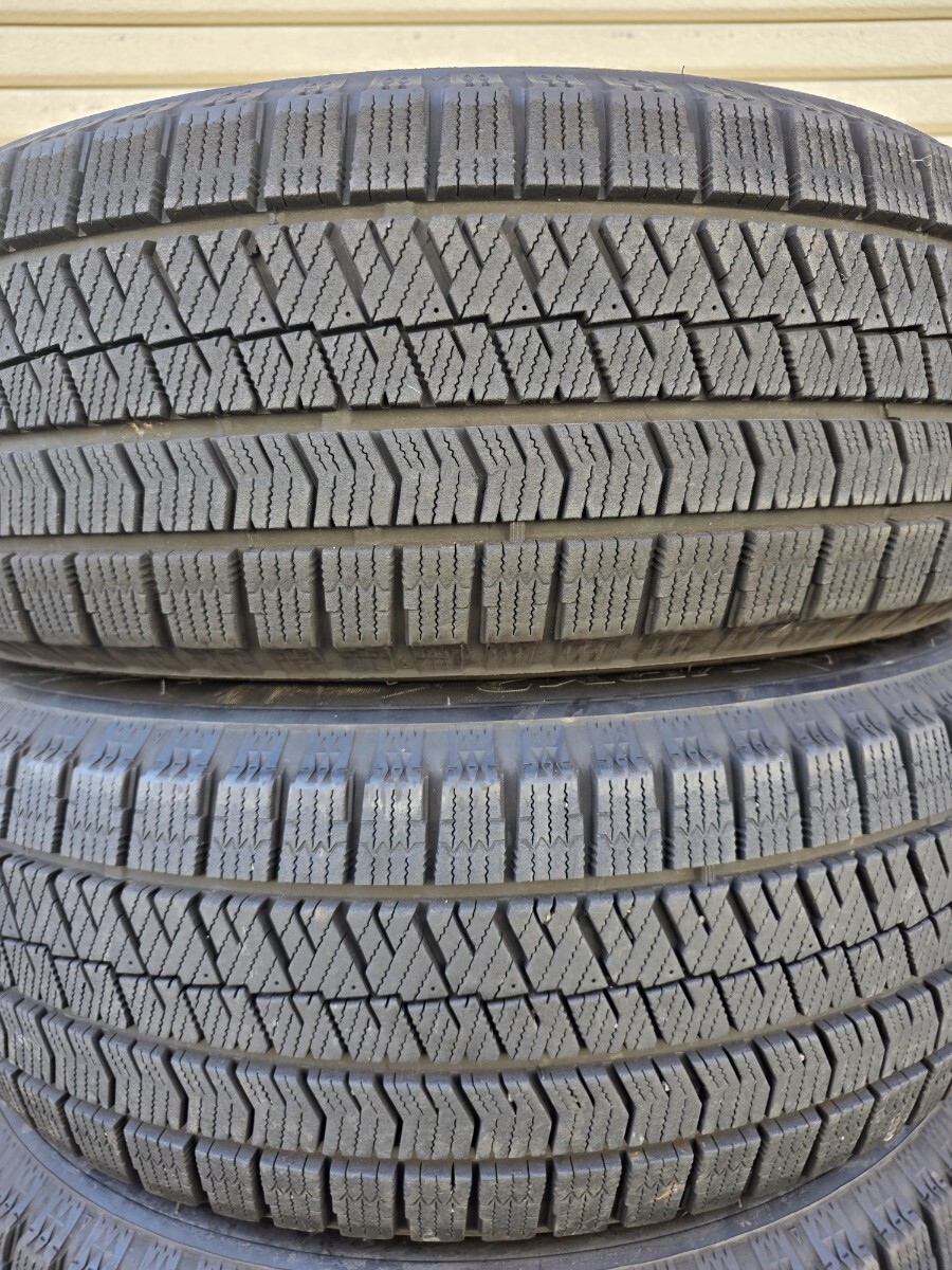 Yahoo!オークション - 215/60R17 4本セット バリ溝 ブリザック 21年製...