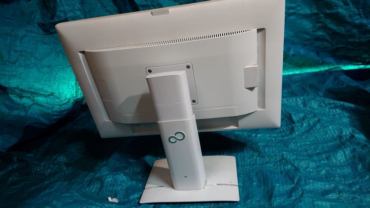 日本代購代標第一品牌【樂淘letao】－富士通★P24W-6★送料2,000円(北海道、沖縄除く) FUJITSU パソコン PC