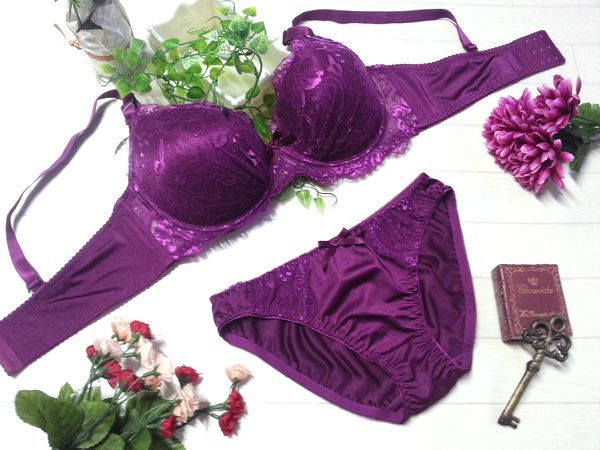 Yahoo!オークション - F80L 谷間メイク 3段3列 脇高 グラマー 花柄刺繍...