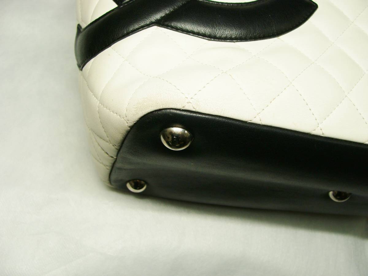CHANEL シャネル カンボン レザー 皮 革 マトラッセ CC ロゴ CHANEL シャネル カンボン レザー 皮 革 マトラッセ CC ロゴ