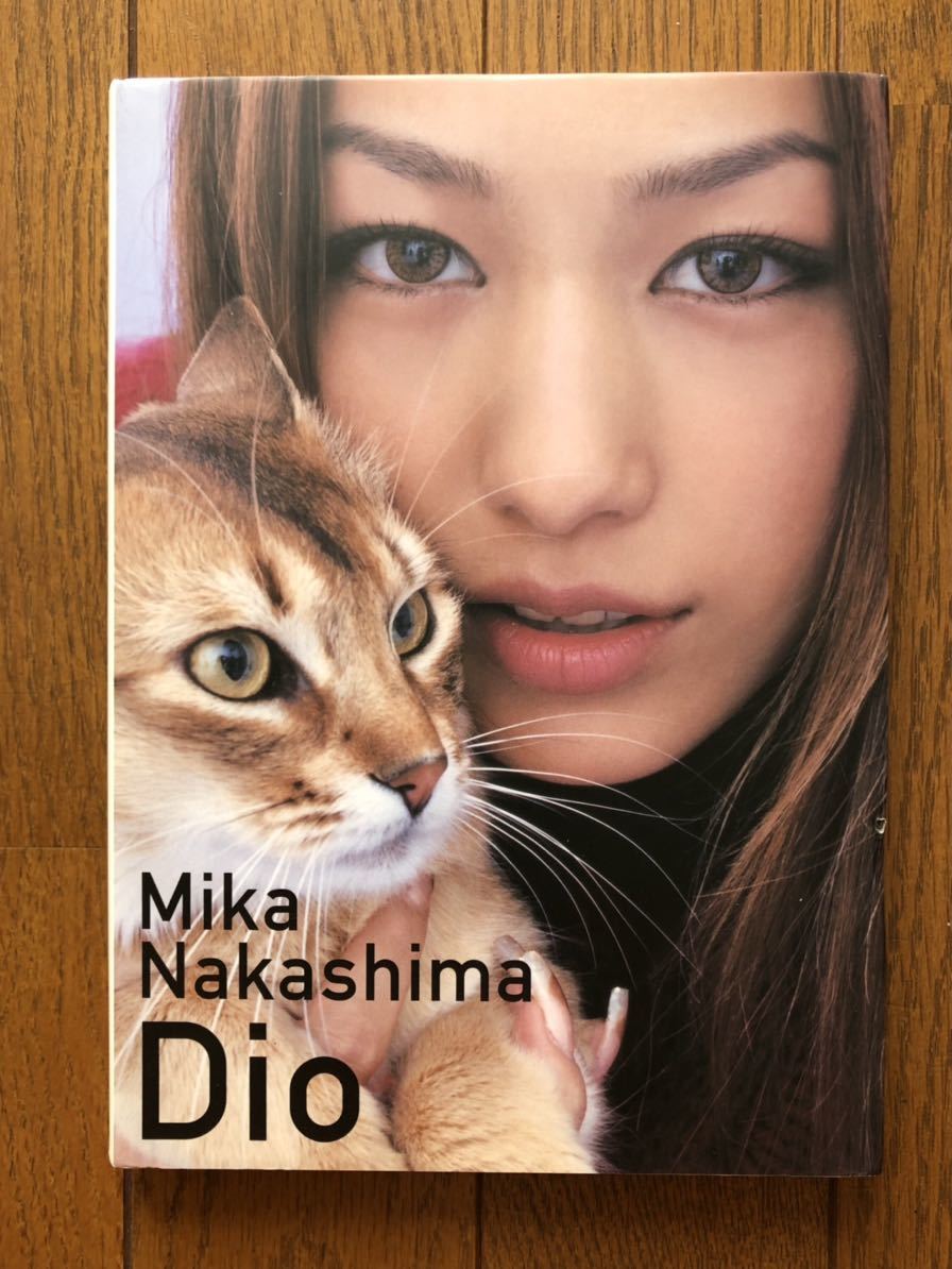 Yahoo!オークション - 中島美嘉『Dio』フォトエッセイ集 Mika Nakashim...