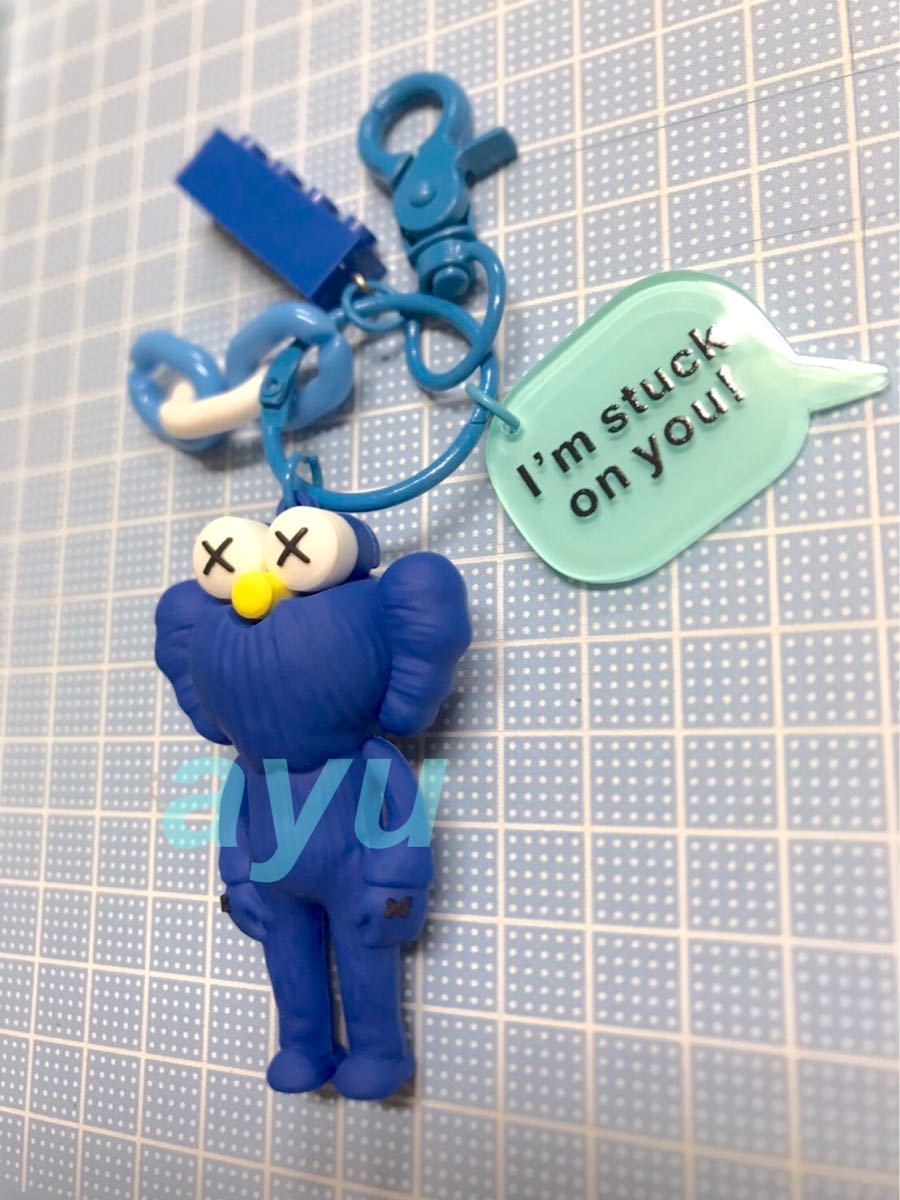 セサミ×カウズ 【青と赤】キーホルダー kaws セサミストリート セサミ×カウズ 【青と赤】キーホルダー kaws セサミストリート