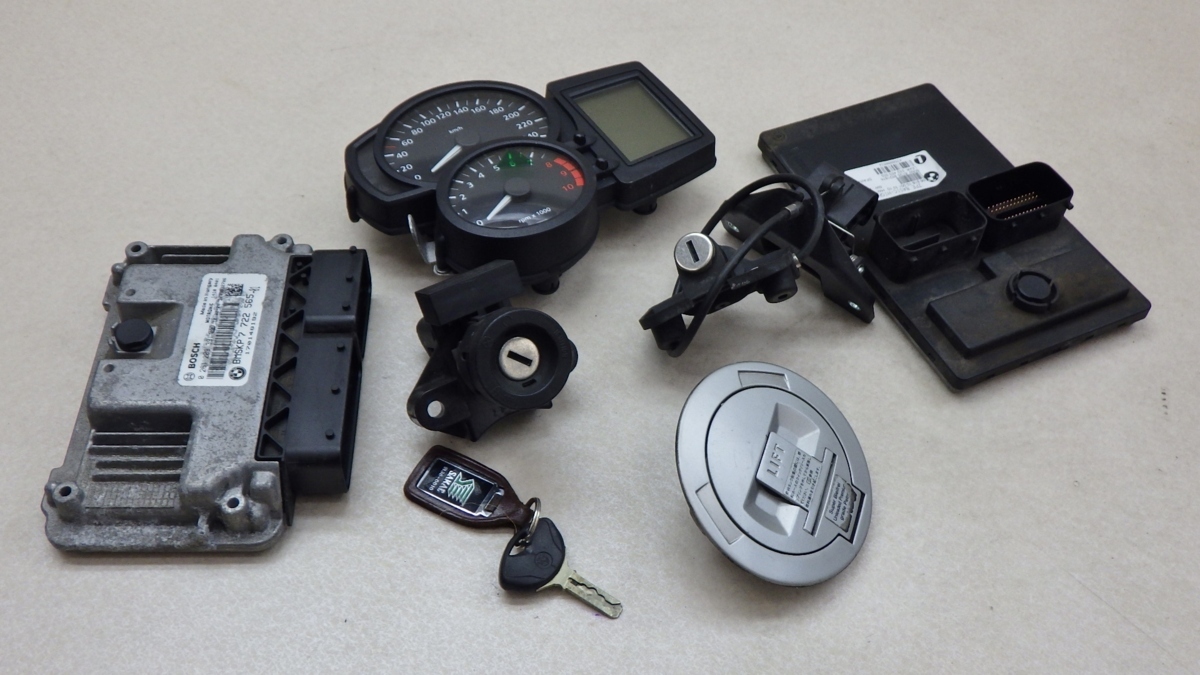 Yahoo!オークション - A776 R1200R メーター ECU メインスイッチ BMW ...