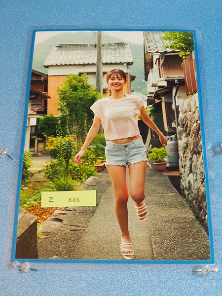 Yahoo!オークション - z886 切り抜きラミネート 浅倉唯