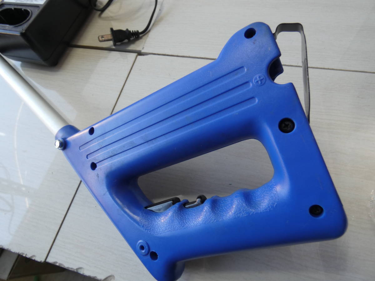 Yahoo!オークション - コードレス草刈り機 KT-305A 充電式草刈機 ナイ...