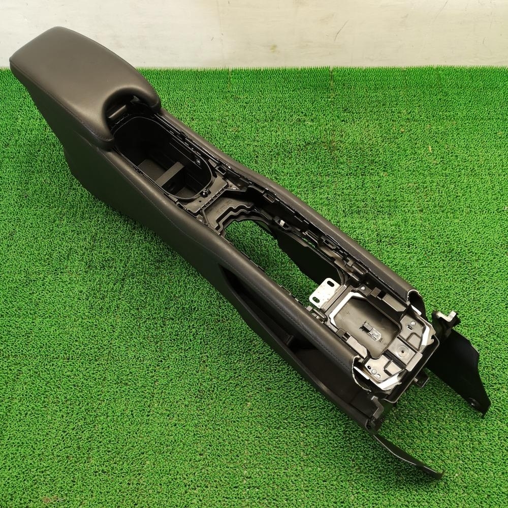 Yahoo!オークション - RU1【センターコンソール 83400-T7A-00-21】H26 ...