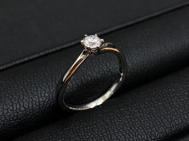 Yahoo!オークション - 46808 4℃ Pt950 ダイヤモンド 0.216ct リング ...