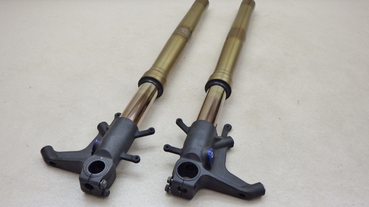 Yahoo!オークション - A786 GSX-R1000 フロントフォーク左右 GT78A 200...