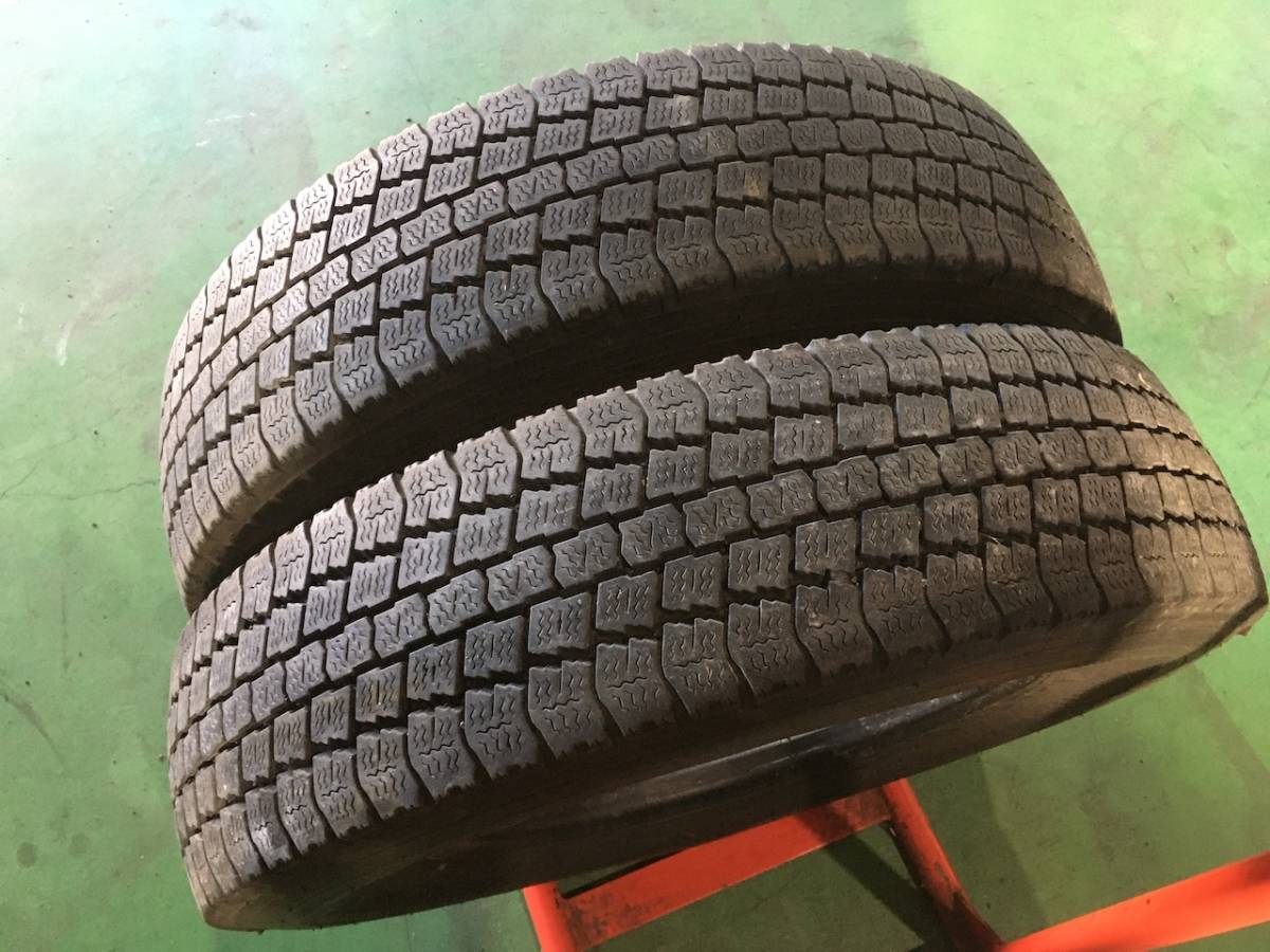 Yahoo!オークション - w538-1-12 205/80R17.5 中古スタッドレス2本組 ...